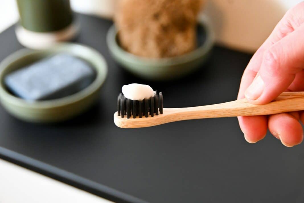 Toothpaste for Receding Gums: What Really Works and Why - WorldHealth.net