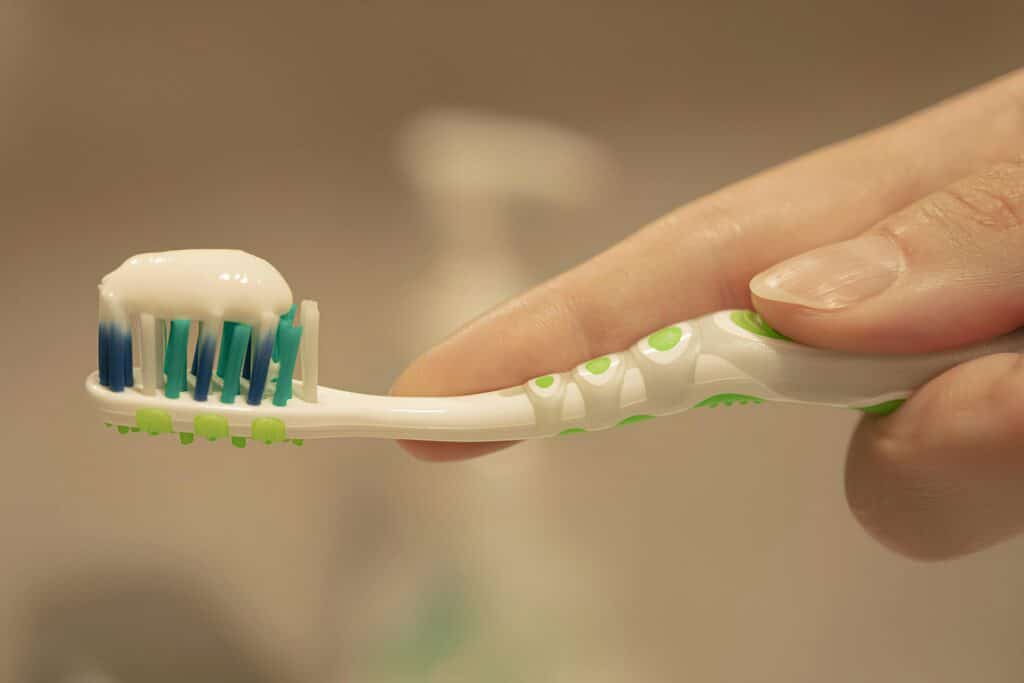 5 Toothpastes for Plaque Removal: Stop Further Damage Before It's Too ...